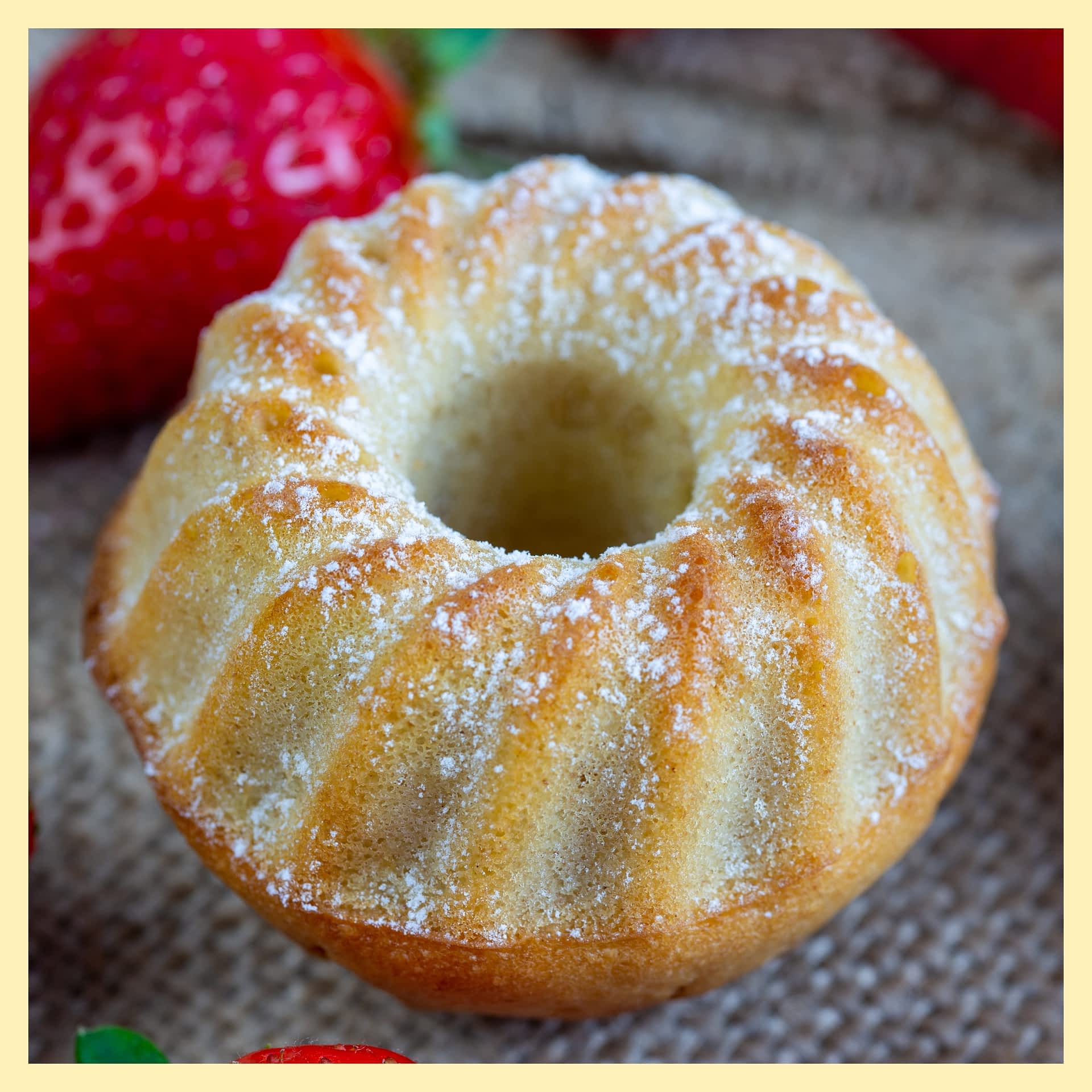 10 Charming Mini Cake Ideas - How To Decorate - CakeLovesMe