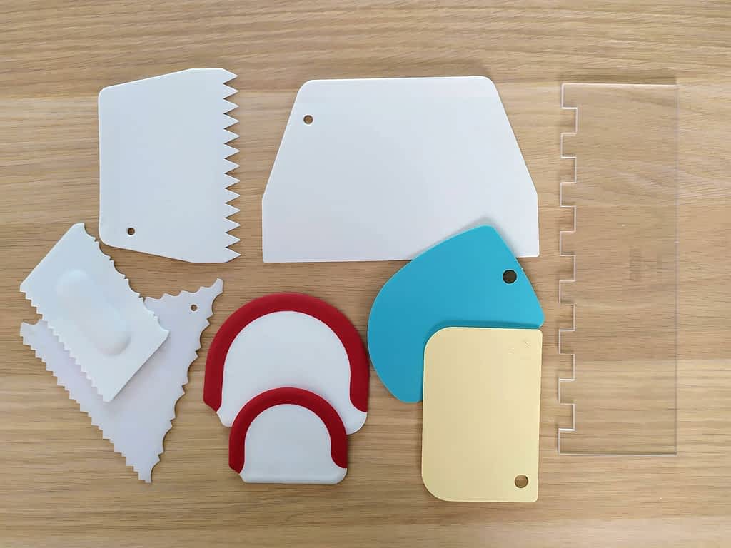 Top 15 Cake Decorating Tools - Must Have Essentials - CakeLovesMe